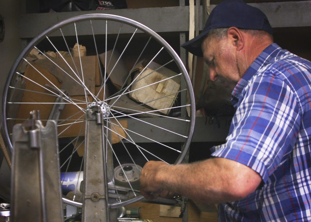 Hand Laced Wire Spoke Wheels - Superior Sulky